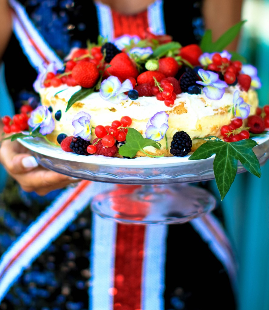Un gâteau aux fruits rouges - Quatre Saisons Au Jardin