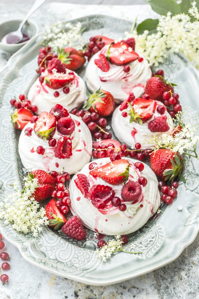 Pavlova fruits rouges meringue facile - Quatre Saisons Au Jardin