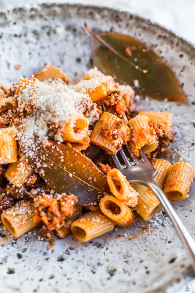 Mezzi rigatoni sauce bolognaise il ragù - Quatre Saisons Au Jardin